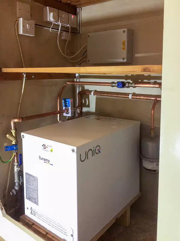 Building-level energy storage: reducing consumer bills to deliver zero ...